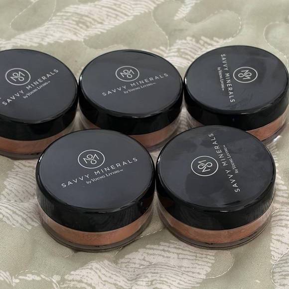 Savvy Minerals | Makeup | Lot Of 5 Nwob Savvy Minerals By Young Living ...